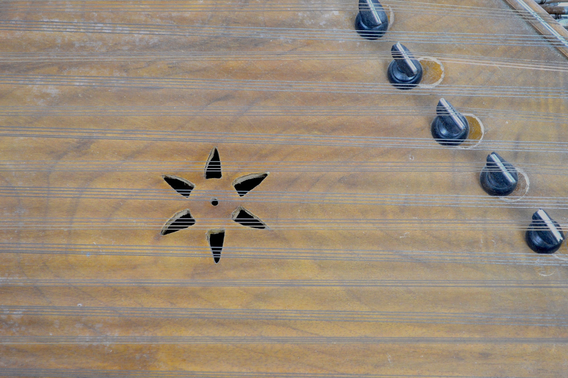 Persian Santoor – Lark in the Morning